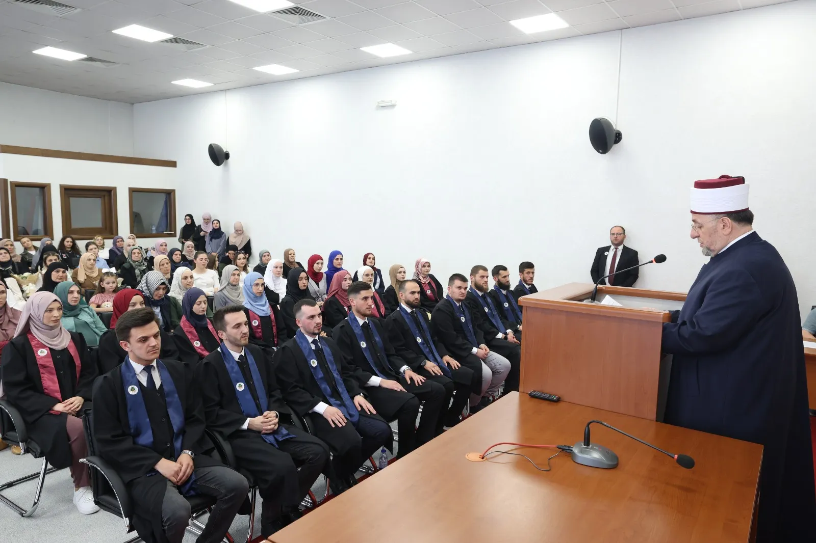 U mbajt ceremonia e absolventiadës së gjeneratës së 29-të të FSI-së ...